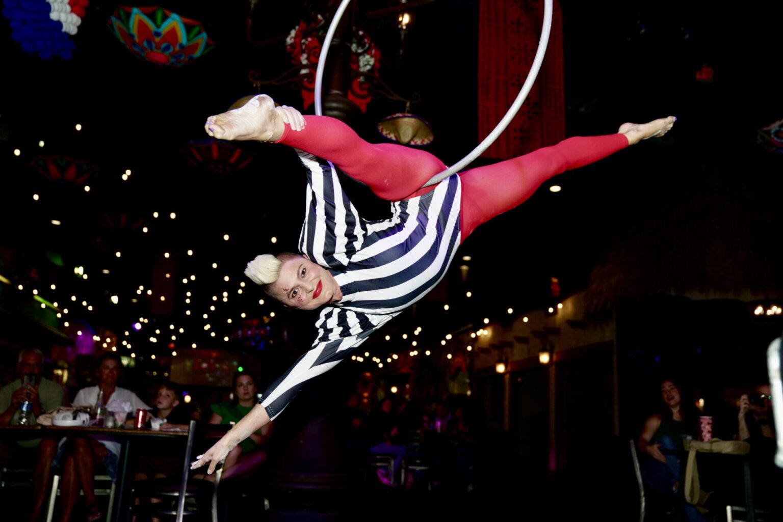 Circus Show - Plaza Mariachi